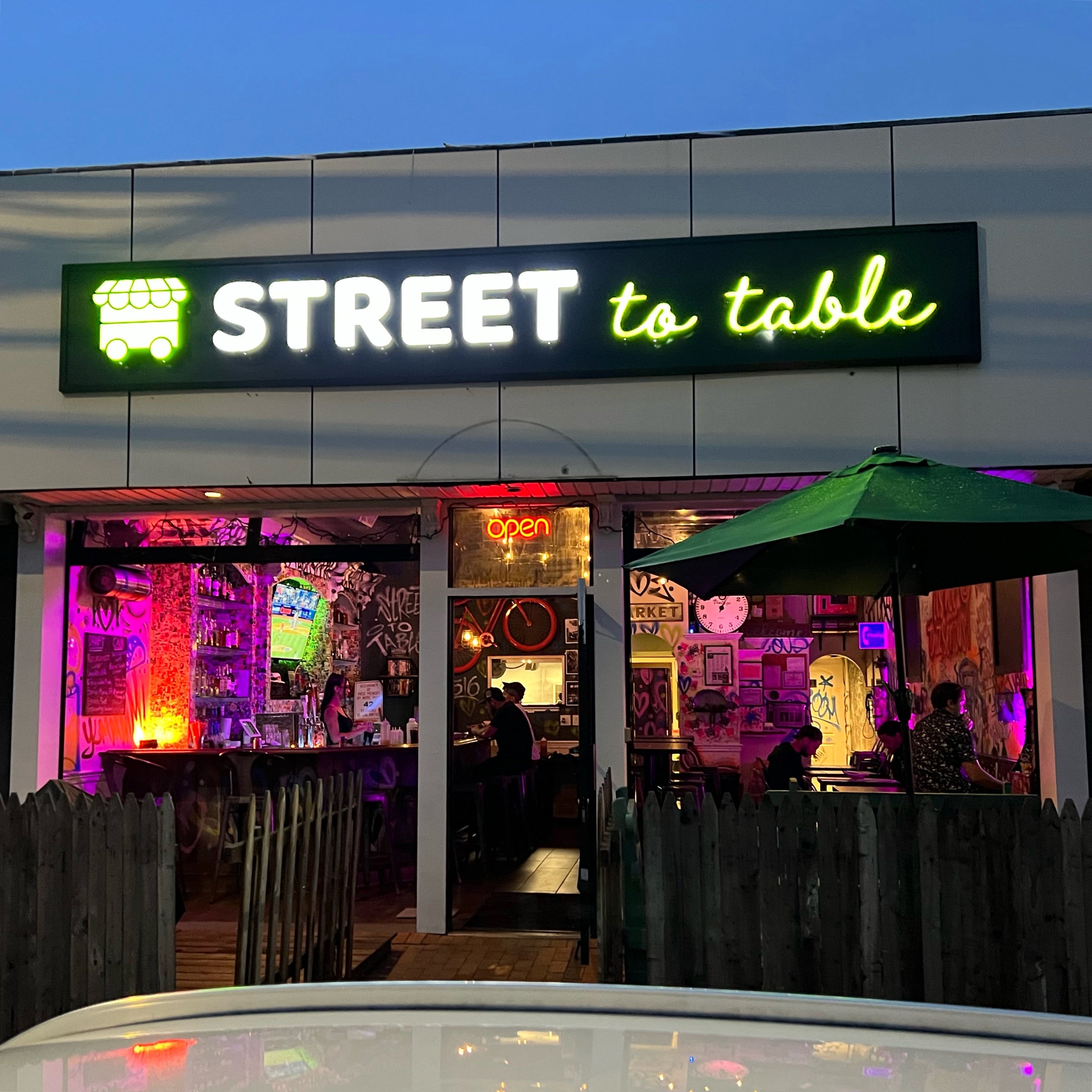 Restaurant & Bar | Street to Table